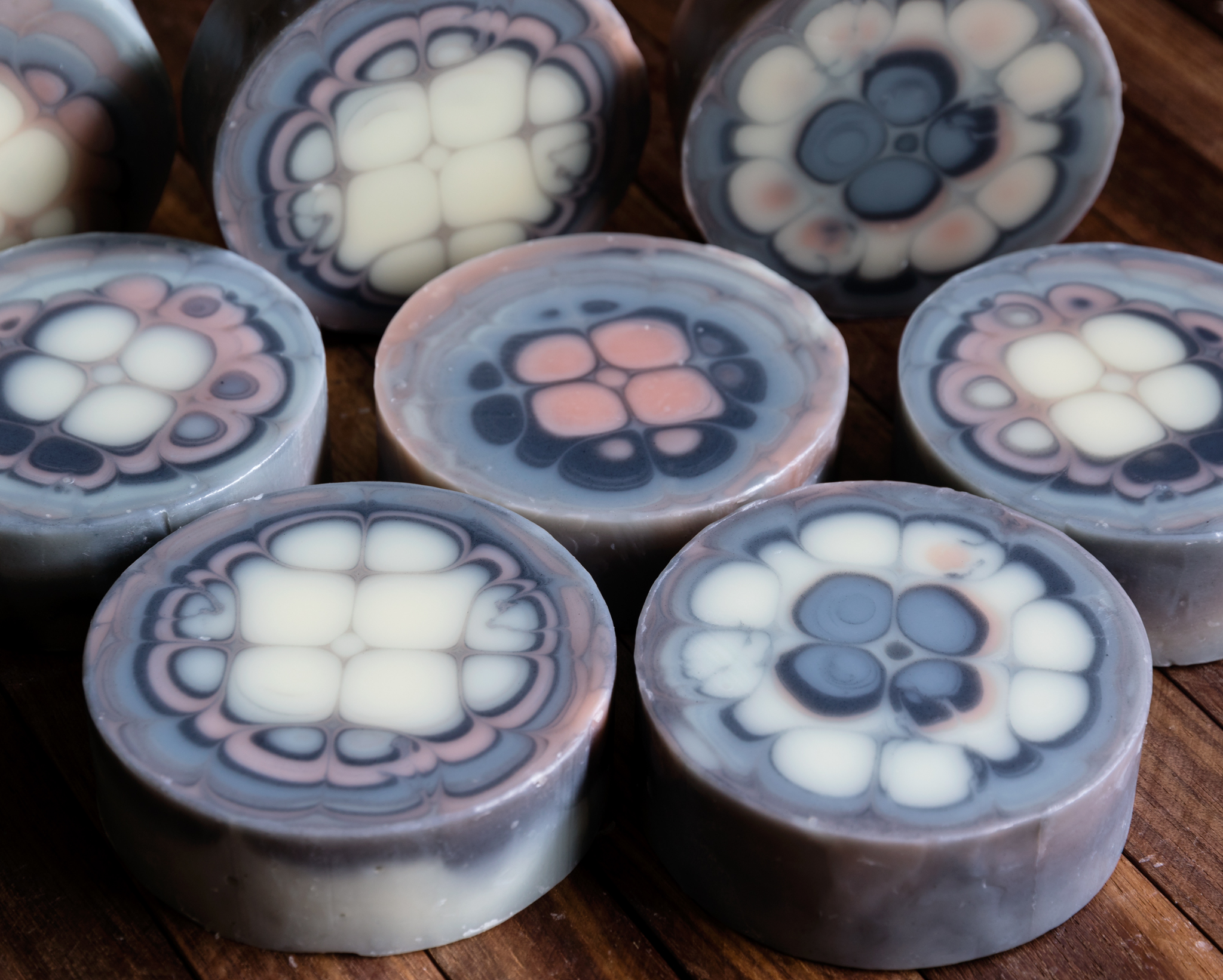 Soap Making Video: Pull Through Technique | Kápia Méra