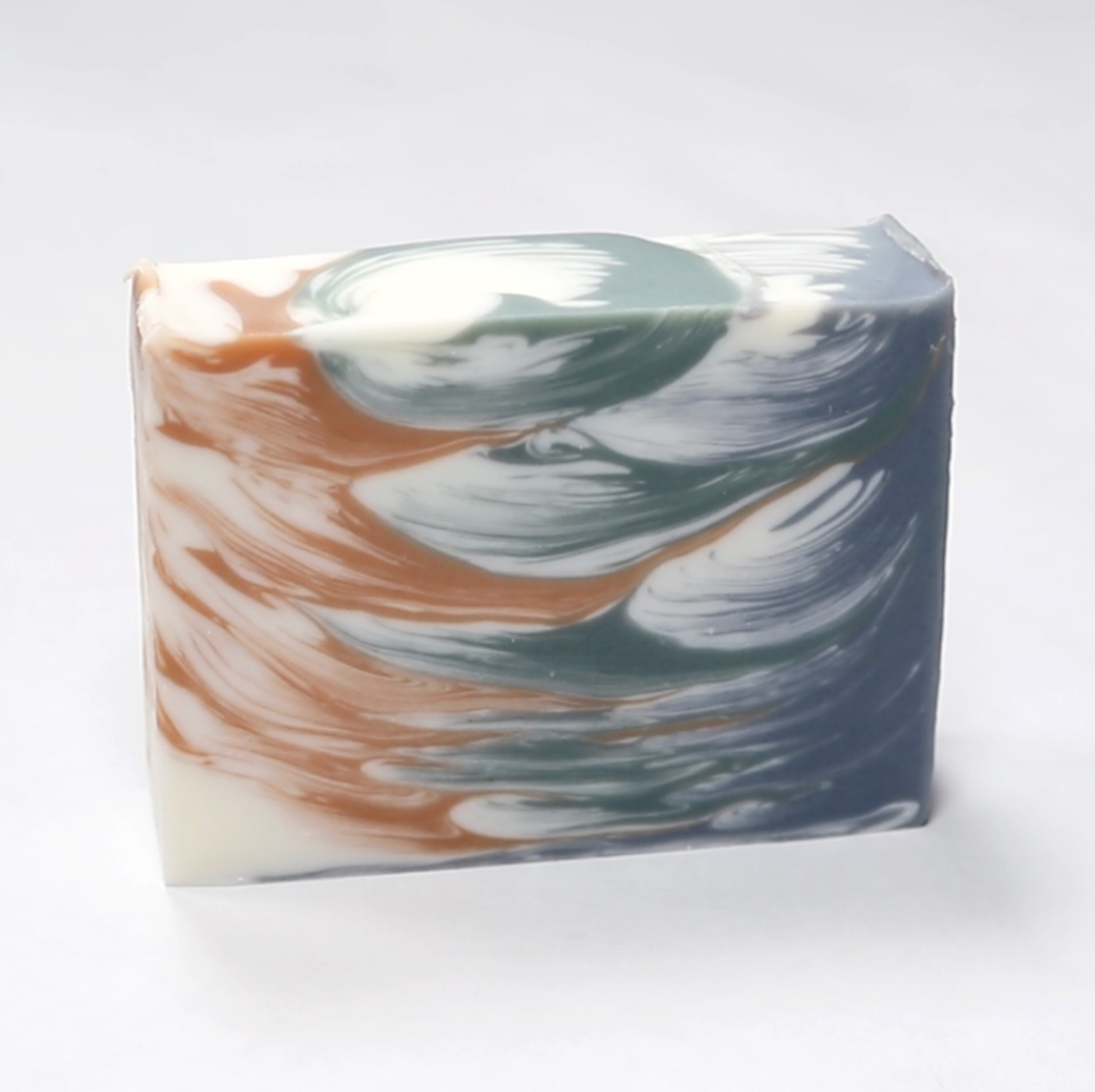 Clamshell Swirl Soap | Soap Challenge Club | Kápia Méra